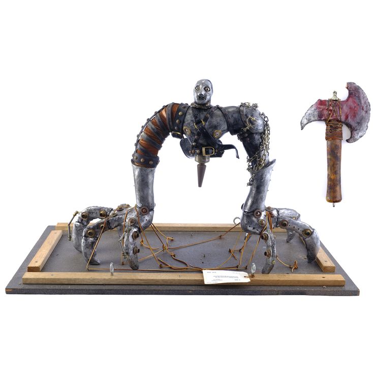 Lot 291 - Robot Maquette Display | PUPPET MASTER (1989)