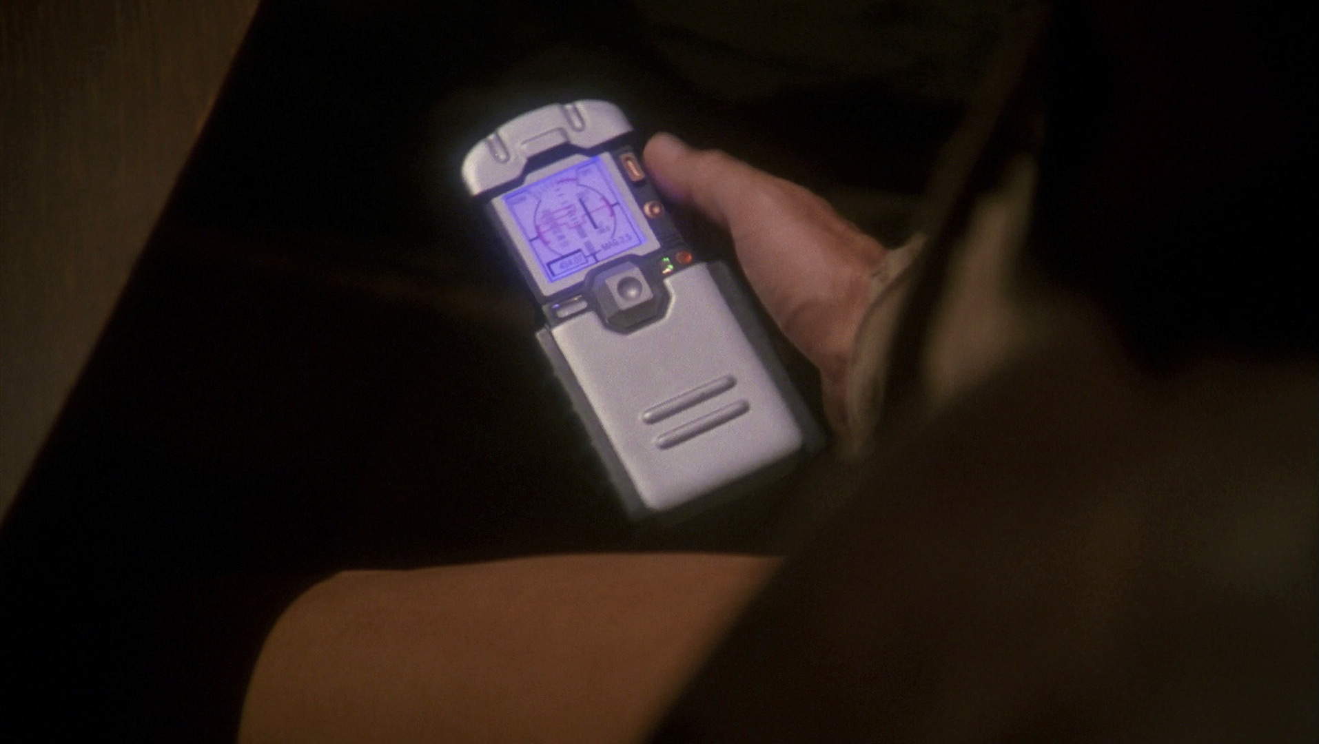 Lot 1210 - Starfleet Hand Scanner | STAR TREK: ENTERPRISE (2001 - 2005)