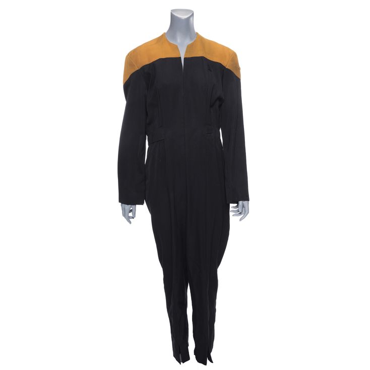 Lot #1252 - STAR TREK: VOYAGER (1995-2001) - B'Elanna Torres (Roxann ...