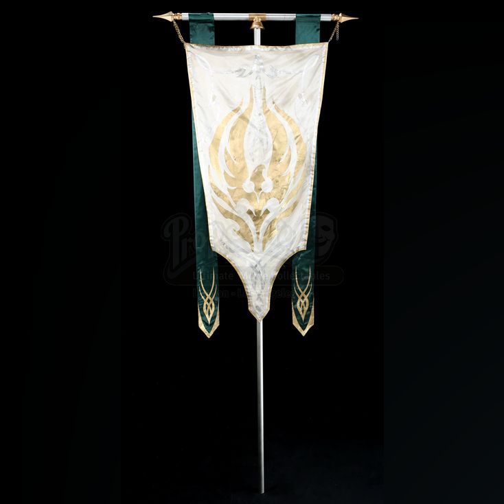 Lot 119 - Warcraft Auction - Elven Banner | WARCRAFT (2016)