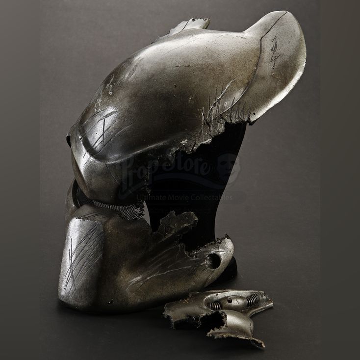 Classic Predator Helmet | PREDATORS (2010)