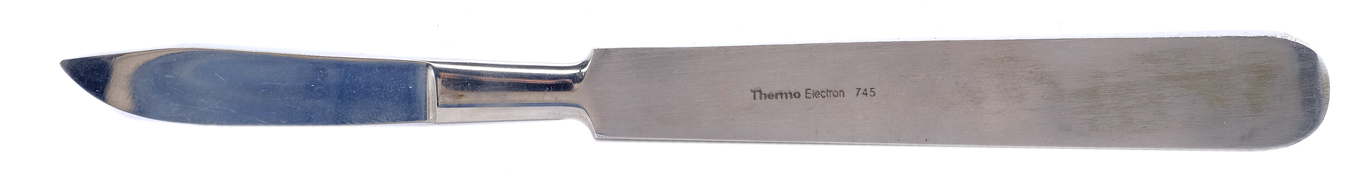 Lot 109 - Dexter Morgans (Michael C. Hall) SFX Scalpel and Syringe with ...