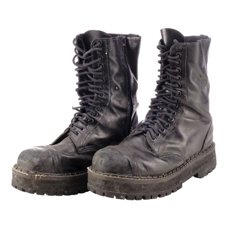 Lot #1185: HELLBOY (2004) - Hellboy's (Ron Perlman) Boots