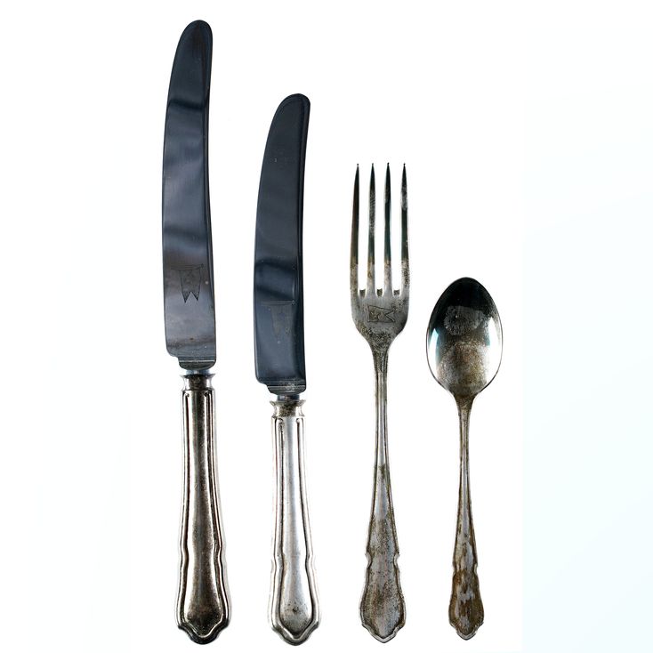 Lot 1365 - White Star Line Flatware | TITANIC (1997)