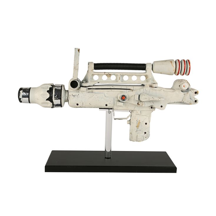 Astronaut Laser Rifle | JAMES BOND: MOONRAKER (1979)