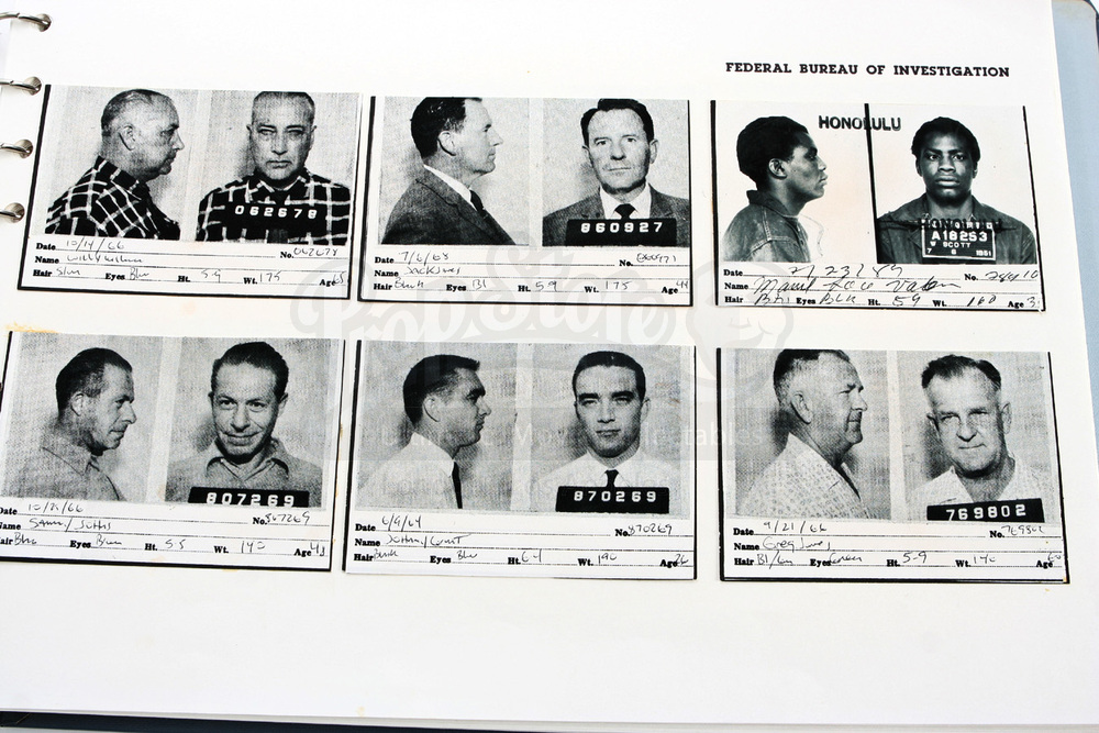 FBI Criminal Mugshot Binder | Prop Store - Ultimate Movie Collectables