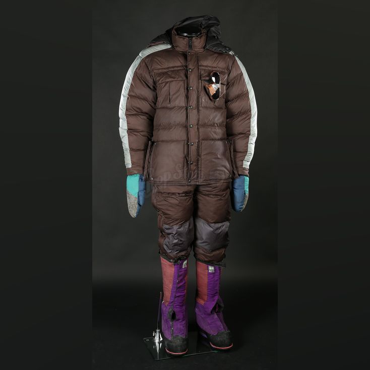 Beck Weathers (Josh Brolin) Helicopter Rescue Costume | EVEREST (2015)
