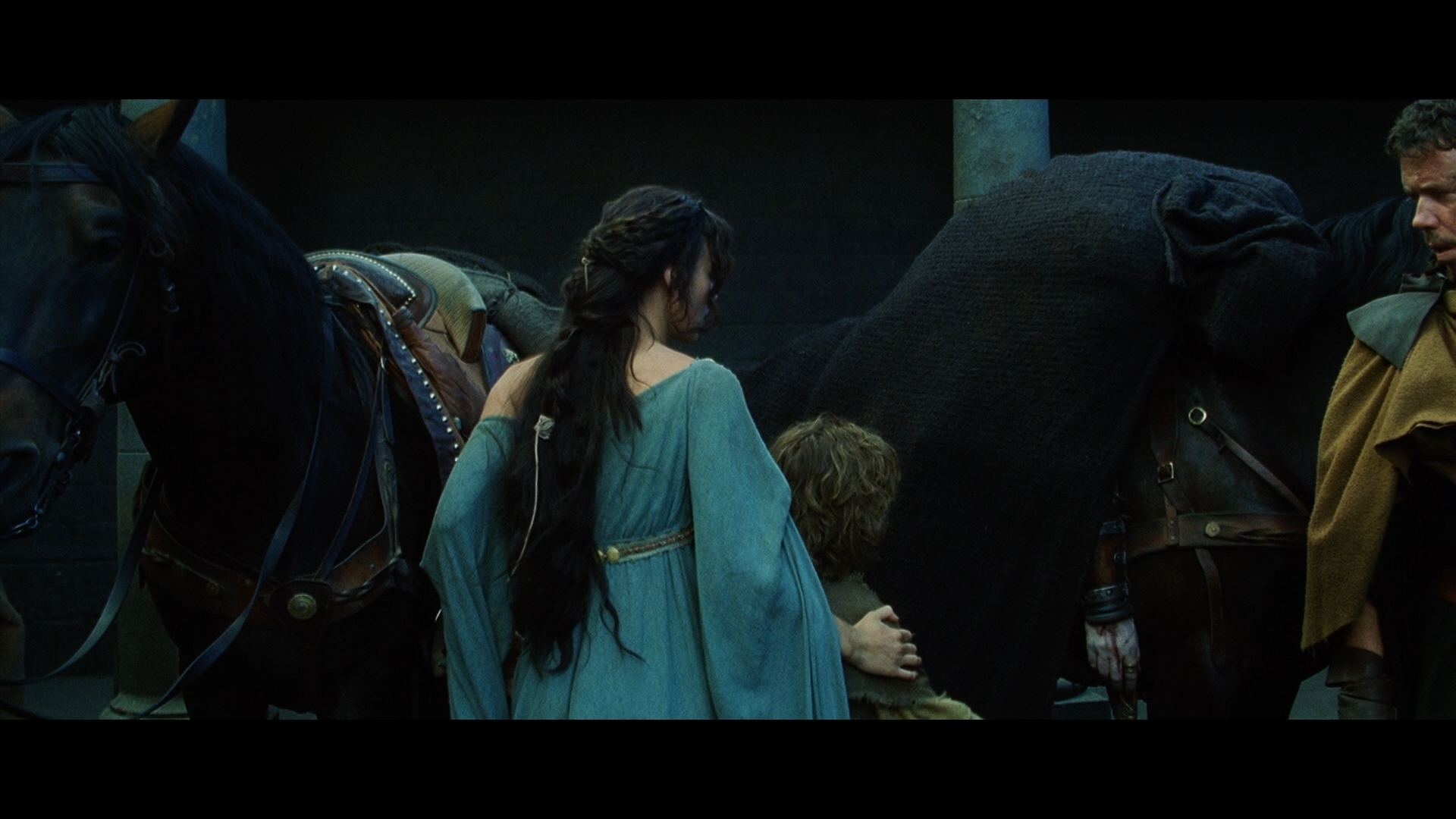 Guineveres (Keira Knightley) Tunic and Red Cloak | KING ARTHUR (2004)