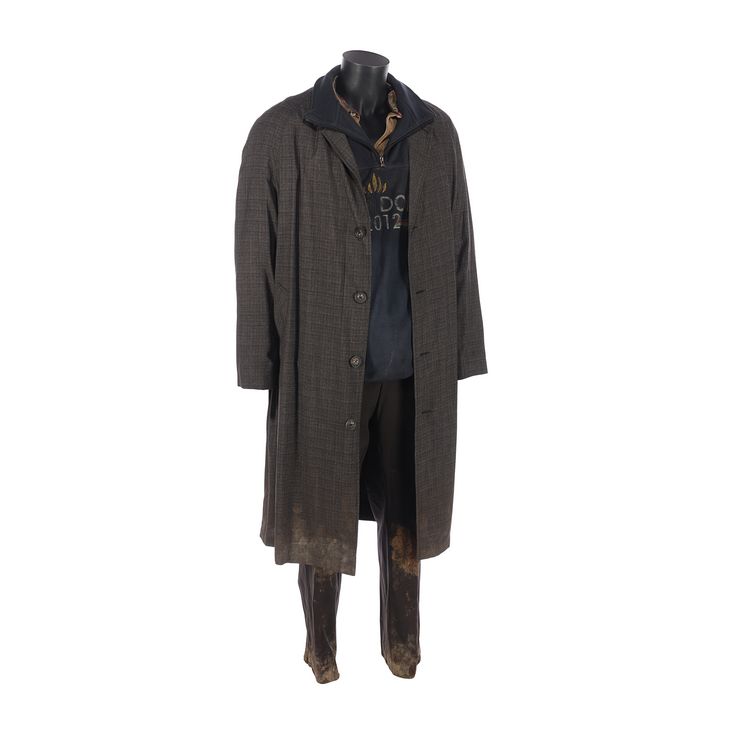 Lot 77 - Theo Farons (Clive Owen) Costume | CHILDREN OF MEN (2006)