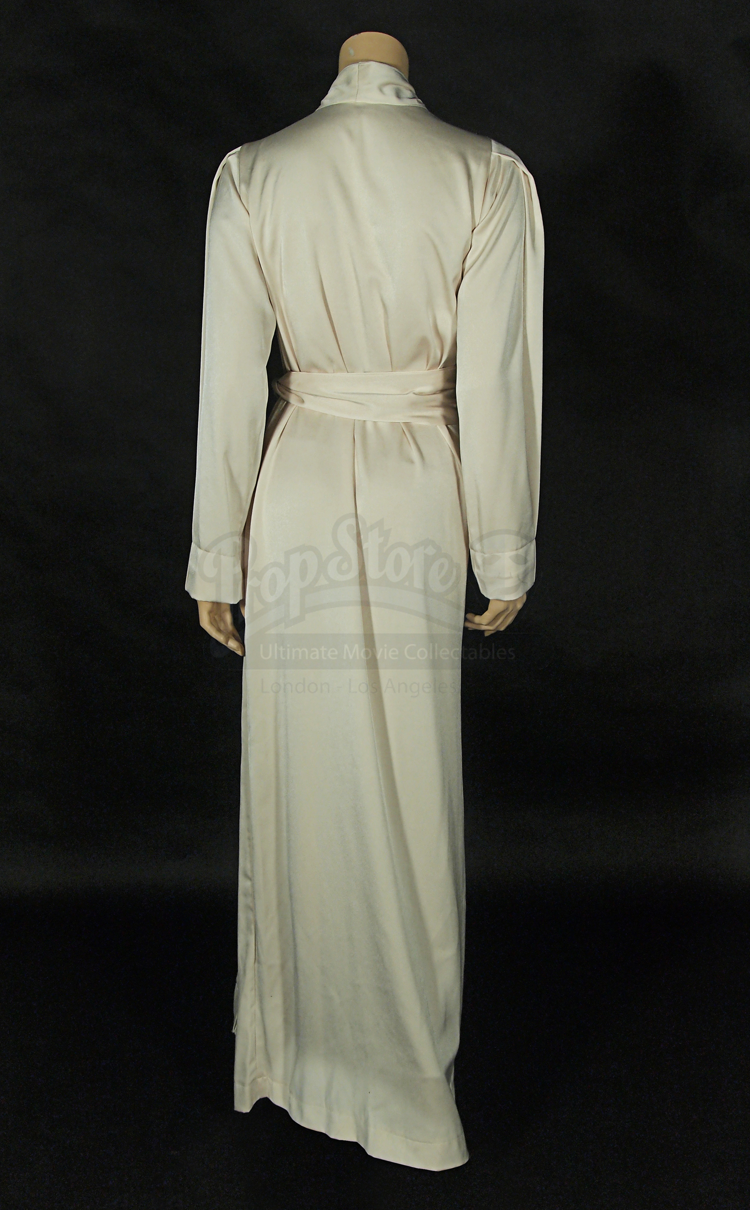 White Spa Dressing Gown | Prop Store - Ultimate Movie Collectables