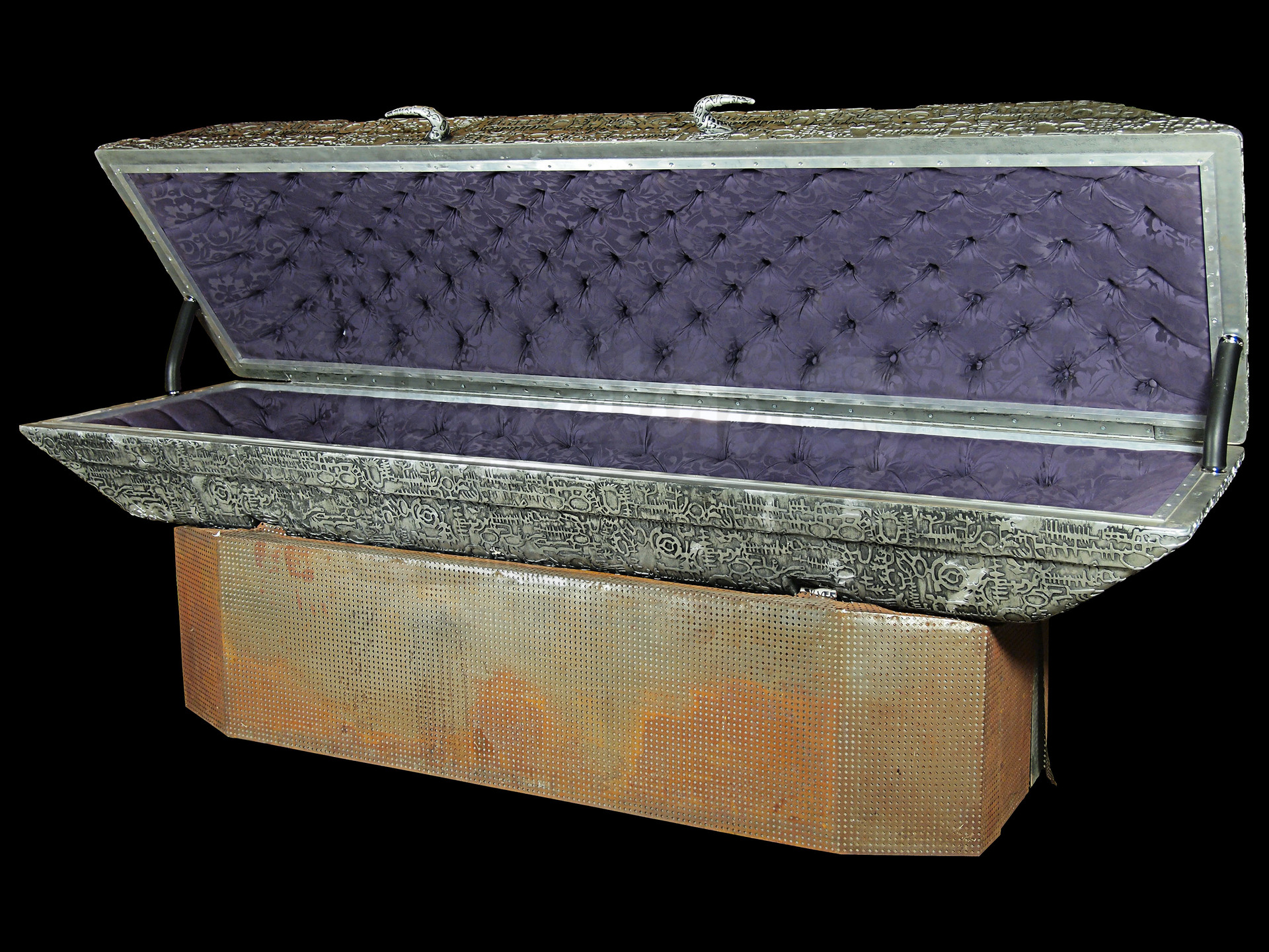 Lestats (Stuart Townsend) Coffin | Prop Store - Ultimate Movie Collectables