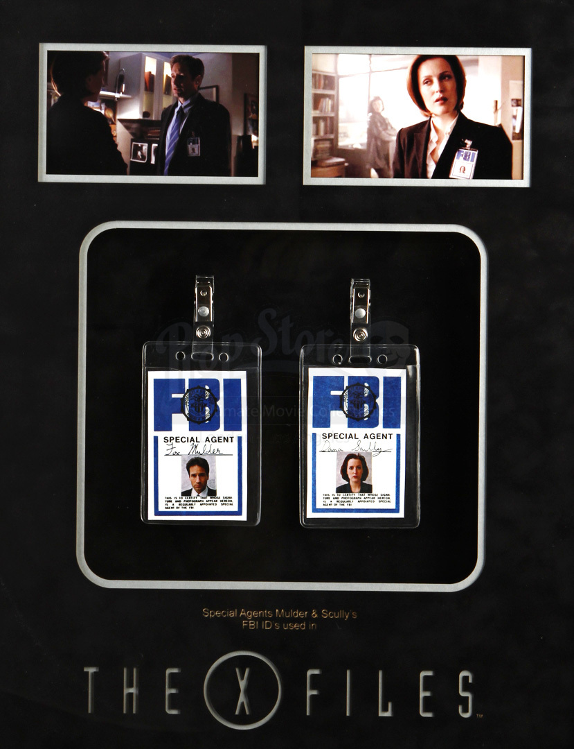 Special Agent Mulder and Scullys FBI ID Display | Prop Store - Ultimate ...