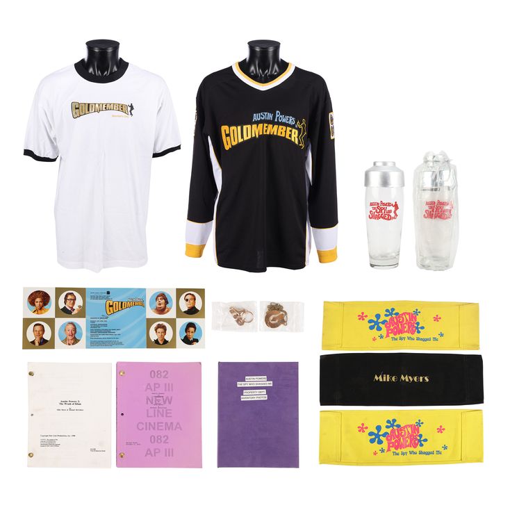 Lot 694 - Set of Scripts, Crew Gifts and Chair Backs | AUSTIN POWERS ...