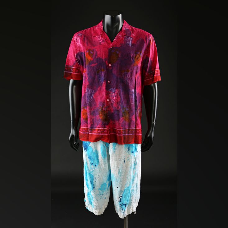 Bernie Fockers (Dustin Hoffman) Shirt and Shorts | MEET THE FOCKERS (2004)