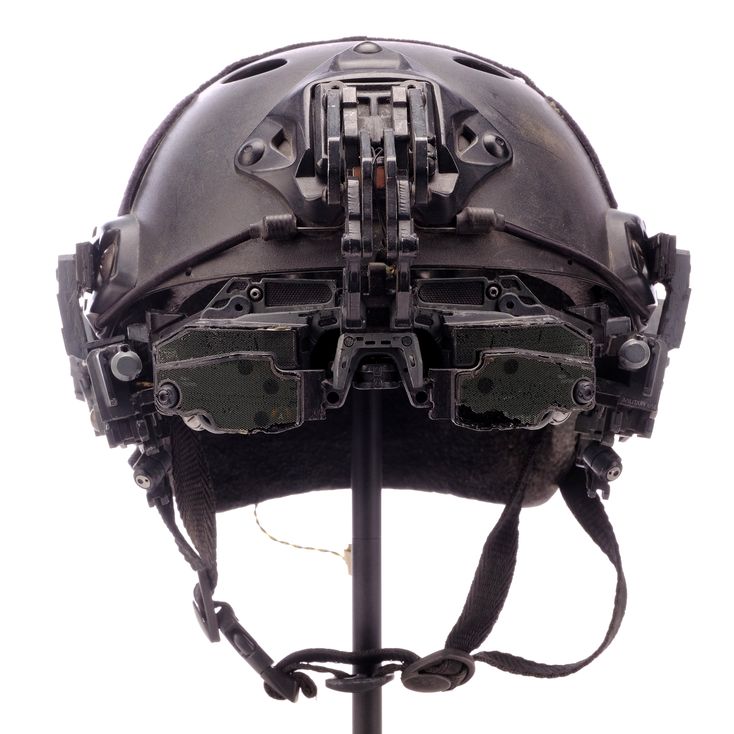 Lot 673 - Light-up Tactical Helmet with Hyperspectral Goggles ...