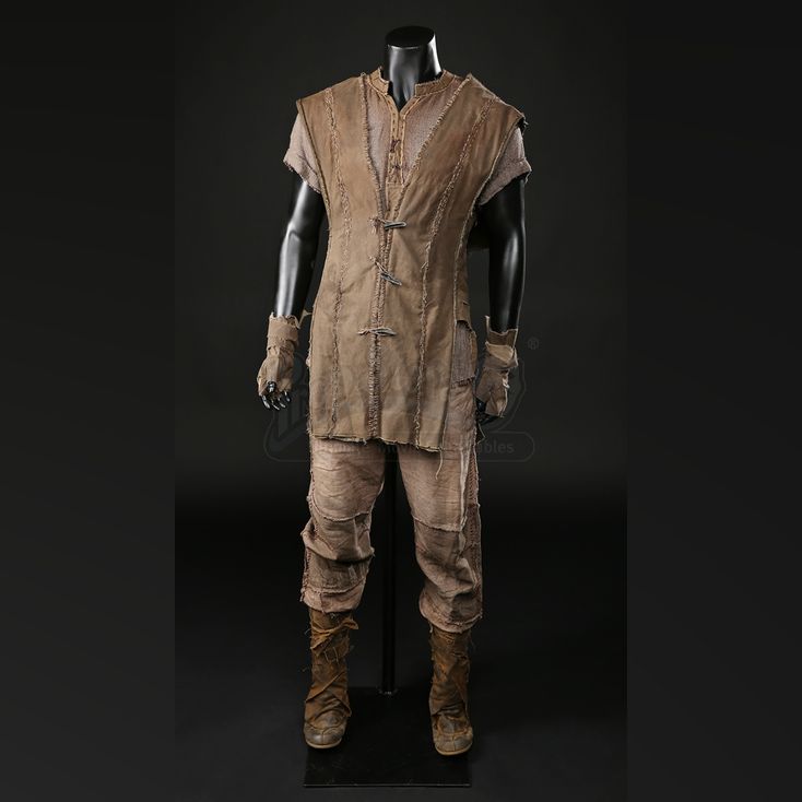 Noah Ark Building Costume | NOAH (2014)