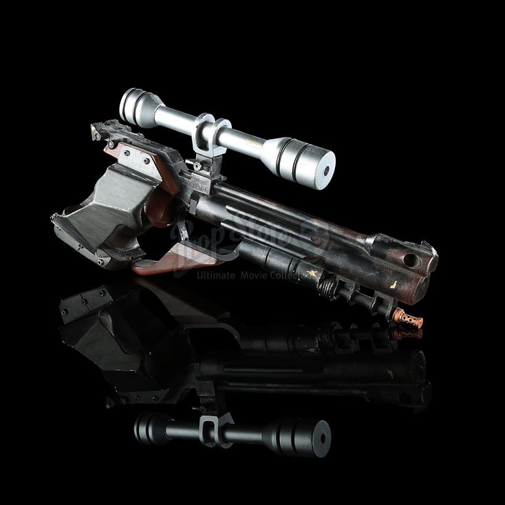 Naboo Security Officer Blaster | STAR WARS: THE PHANTOM MENACE (1999)