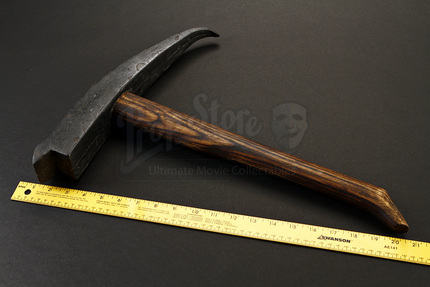 Duirs (Eddie Marsan) Short Pickaxe | Prop Store - Ultimate Movie ...