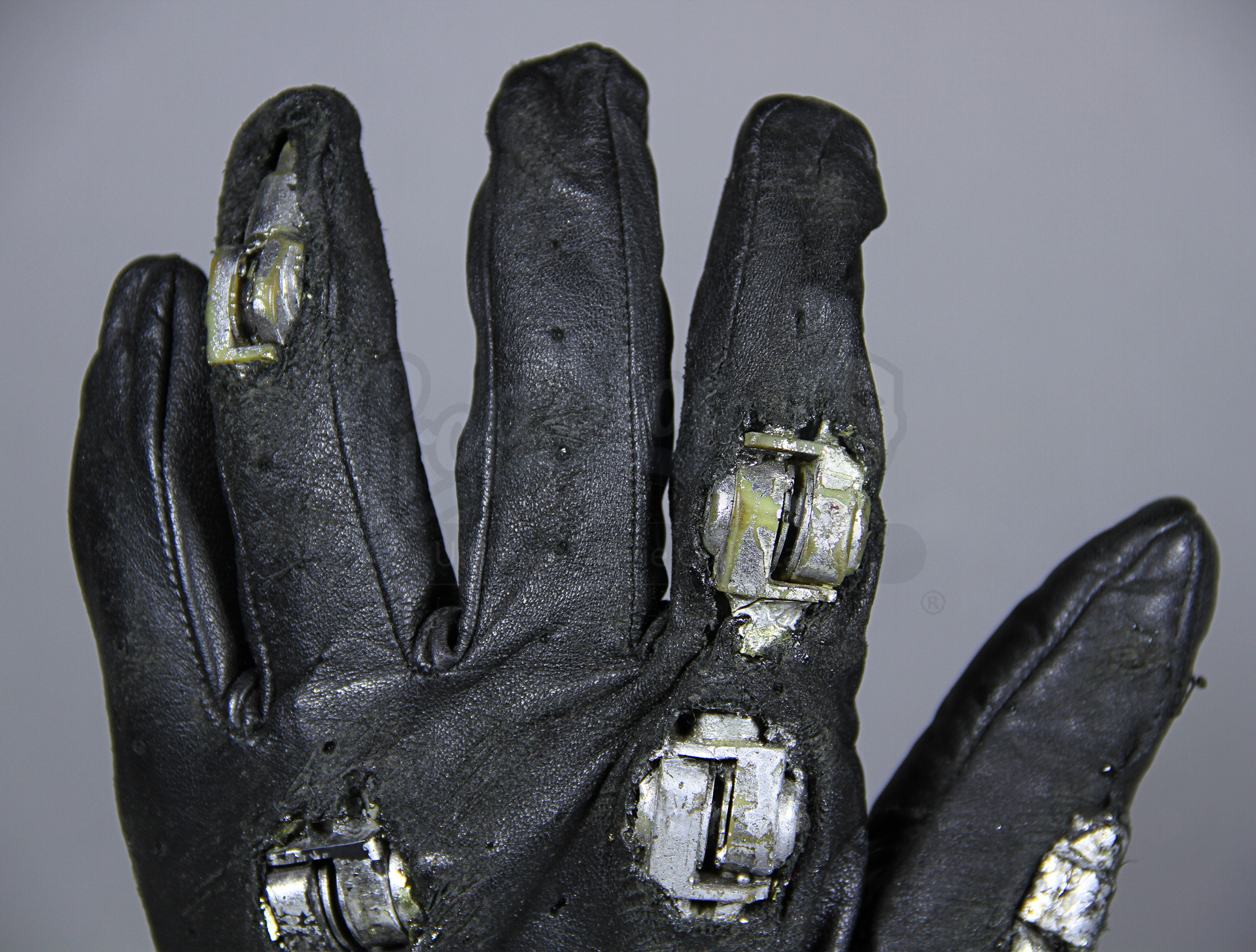 The Terminators (Arnold Schwarzenegger) SFX Glove | Prop Store ...