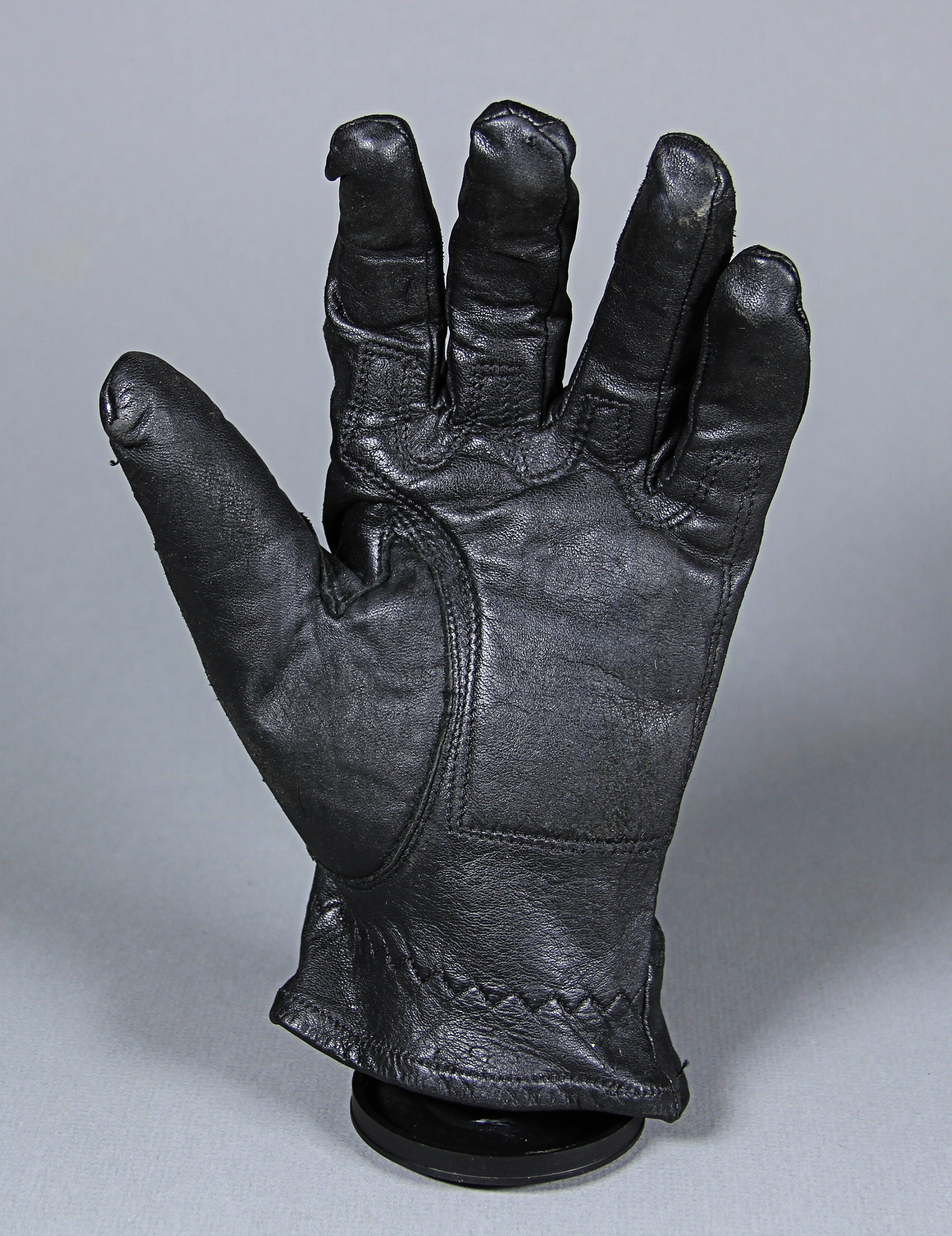 The Terminators (Arnold Schwarzenegger) SFX Glove | Prop Store ...
