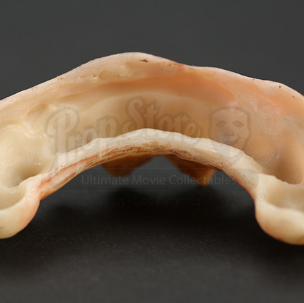 Sharp Dentures | Prop Store - Ultimate Movie Collectables
