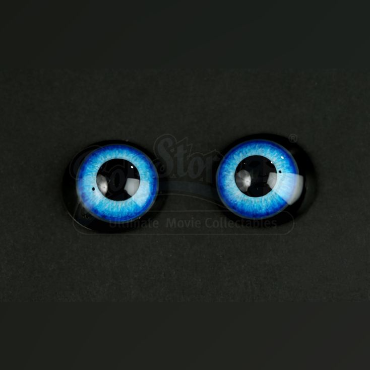 Alien (Gabriela Sinclair) Contact Lenses | COCOON (1985)