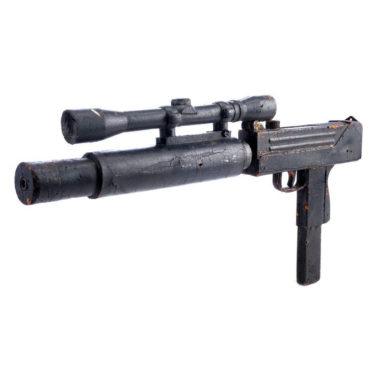 Lot 116 - Snake Plisskens Stunt MAC-10 | ESCAPE FROM NEW YORK (1981)