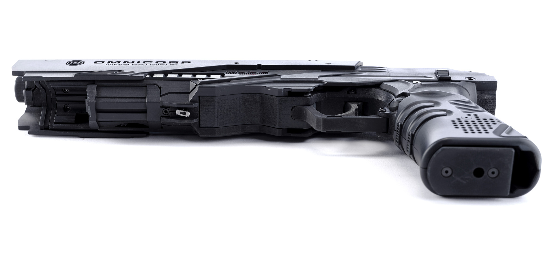 Lot 302 - RoboCops (Joel Kinnaman) Light-Up TSR-66 Taser Pistol ...