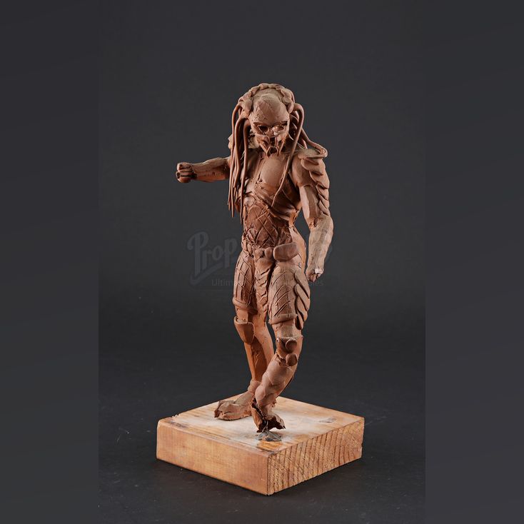 Small Full Body Predator Maquette | AVP: ALIEN VS. PREDATOR (2004)