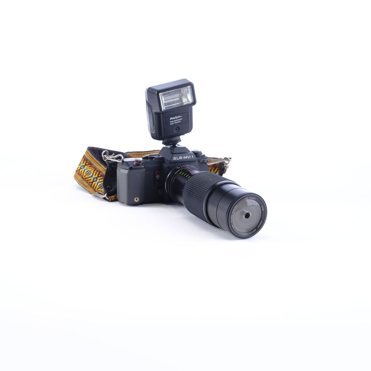 Declan Gormleys (Jonathan Rhys-Myers) SLR Camera and Tracer | MISSION ...