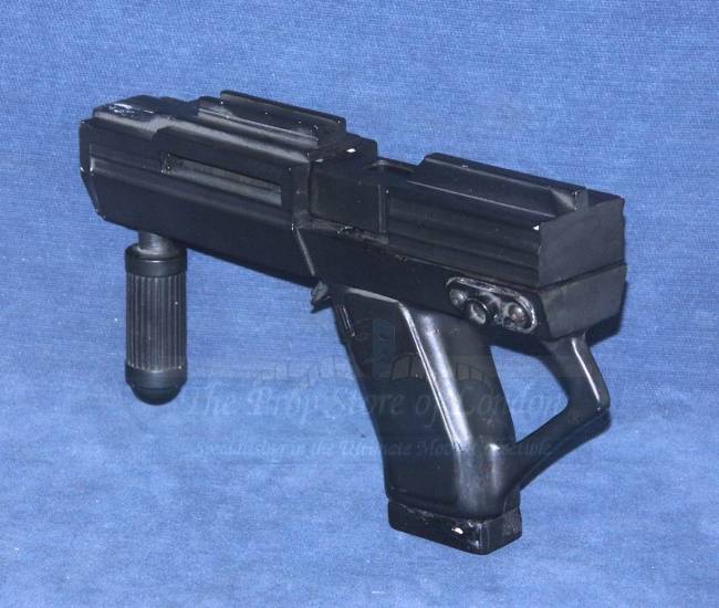 Aeon Flux (Charlize Theron) Hero Gun | Prop Store - Ultimate Movie ...