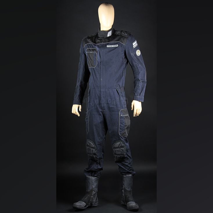 Paytons (Dennis Quaid) Costume - 002 | PANDORUM (2009)