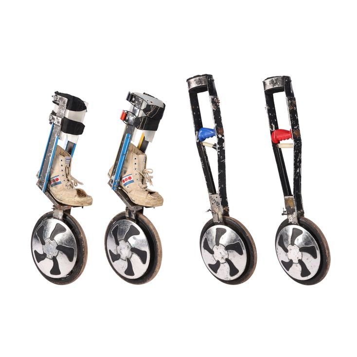 Lot # 324: RETURN TO OZ (1985) - Head Wheeler Stunt Wheels