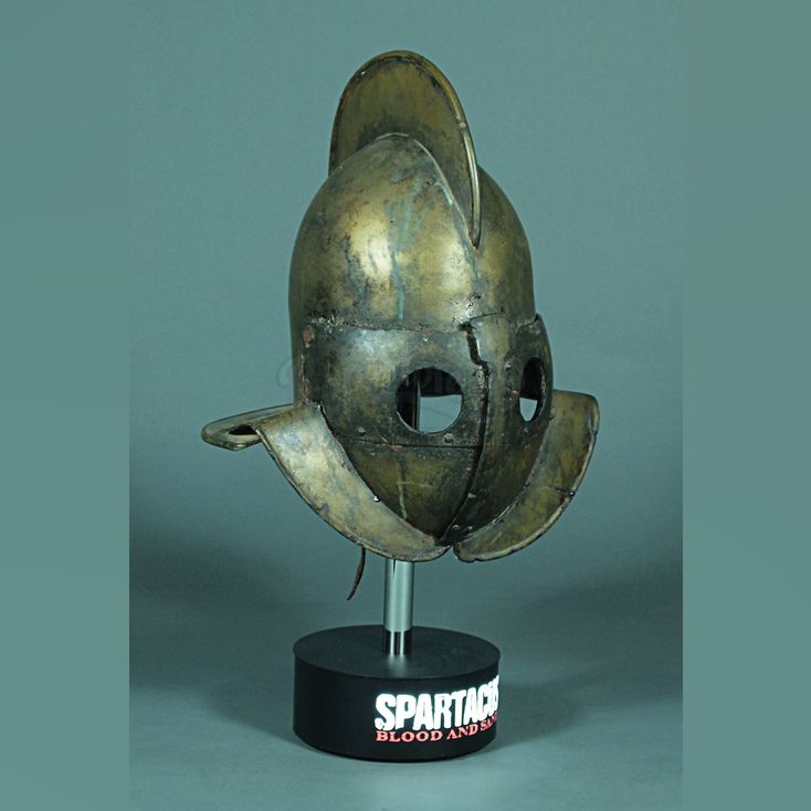 Gladiators Helmet Display | SPARTACUS (2010-2013)