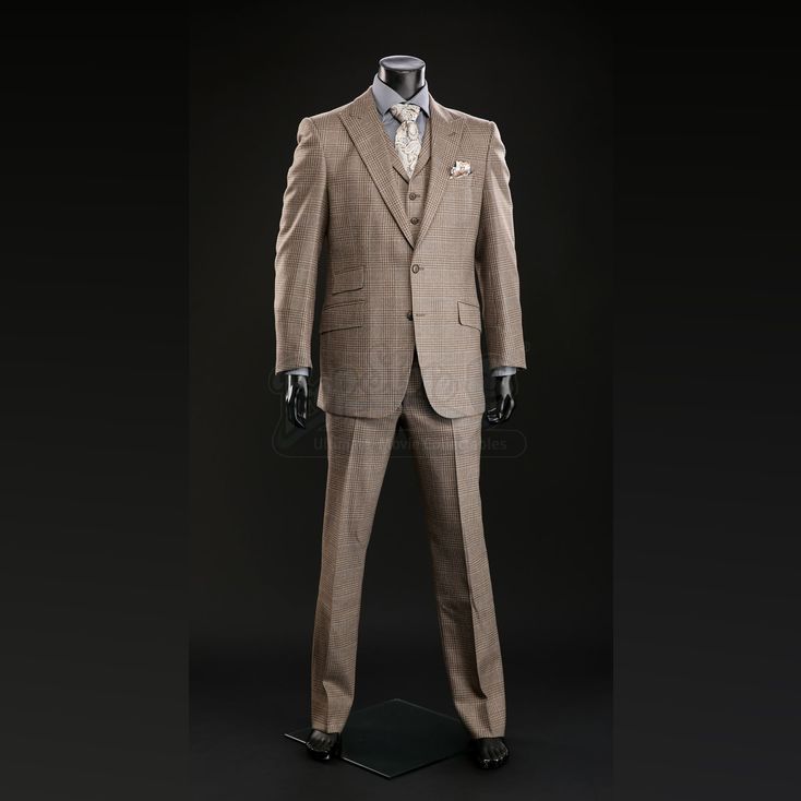 Hannibal Lecters (Mads Mikkelsen) Tan Three-Piece Suit | HANNIBAL (2013 ...