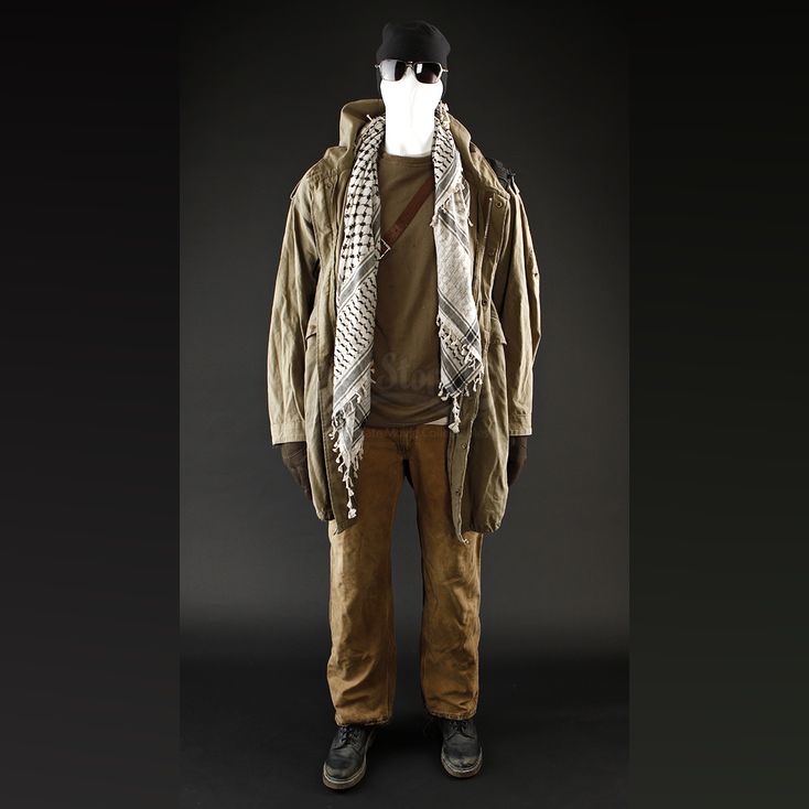 Elis (Denzel Washington) Complete Costume | BOOK OF ELI, THE (2010)