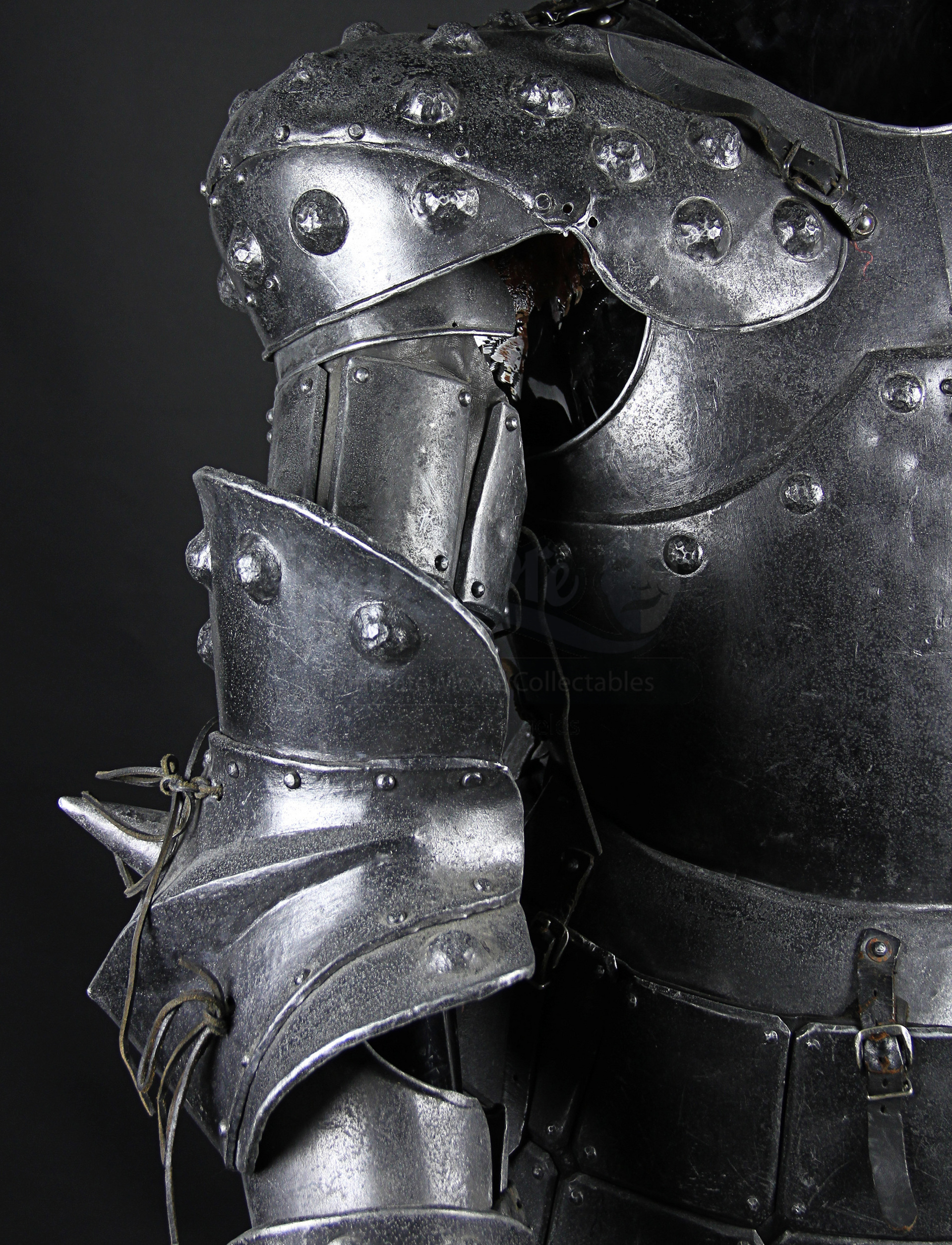 Leondegrances (Patrick Stewart) Suit of Black Armour | Prop Store ...