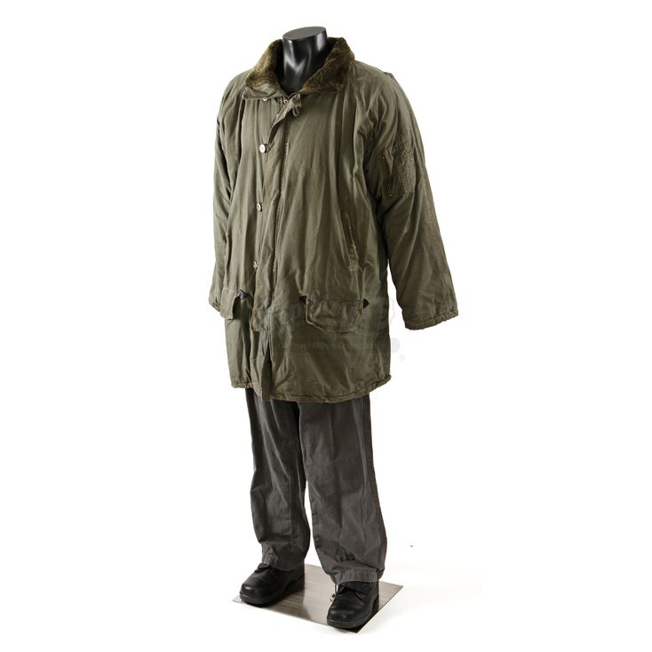 Ronald Bagges (Ray Winstone) Costume | 13 (2010)