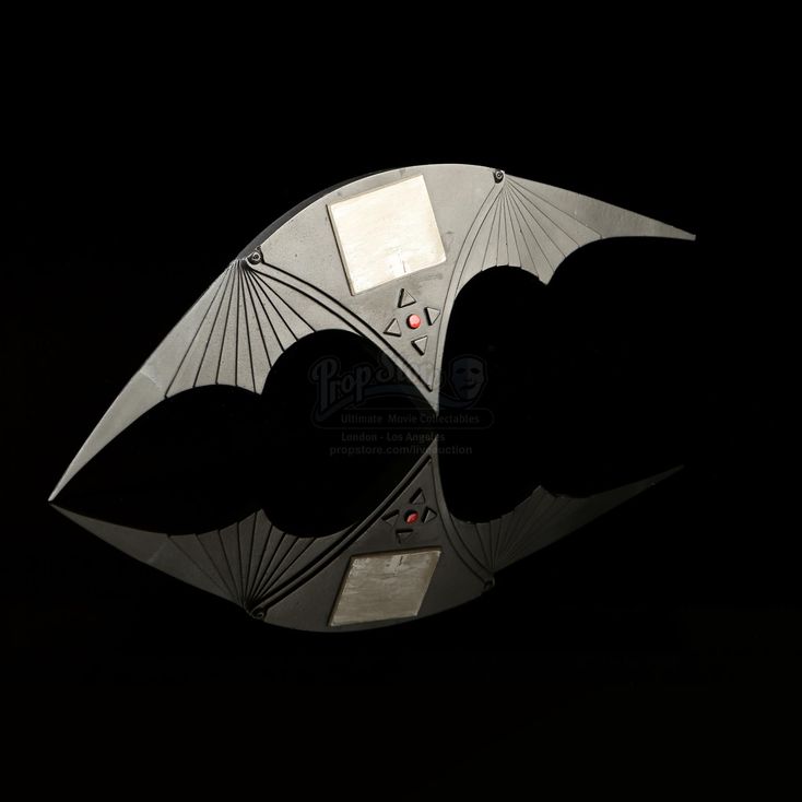 Batmans (Michael Keaton) Static Remote Controlled Batarang | BATMAN ...