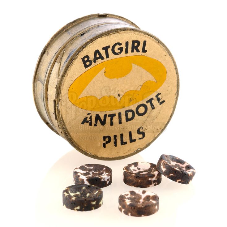 Batgirls (Yvonne Craig) Hero Antidote Pillbox and Pills | BATMAN (1966)