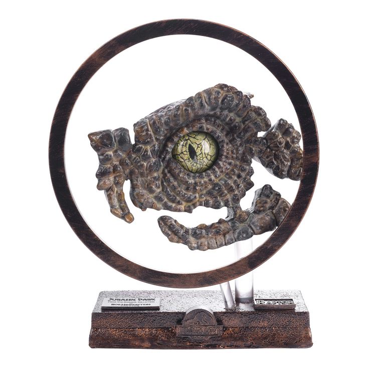 Velociraptor Eye Display | JURASSIC PARK (1993)