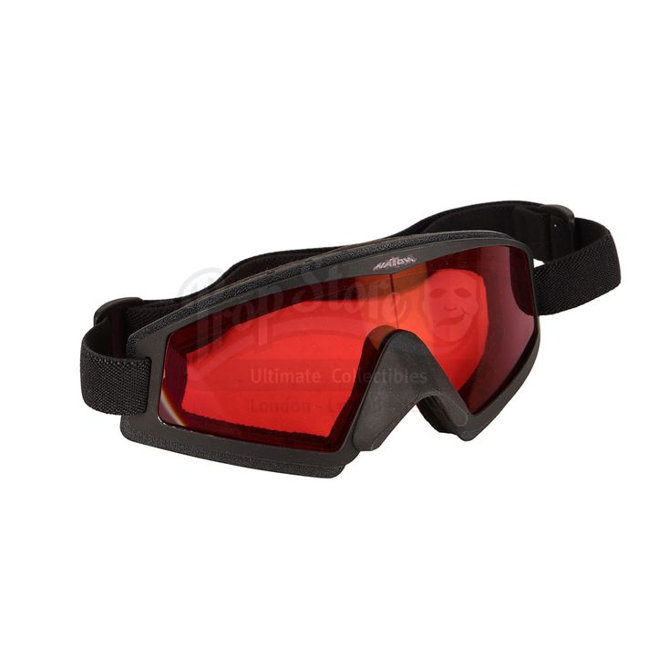 Skydiving Goggles | SHOOT 'EM UP (2007)