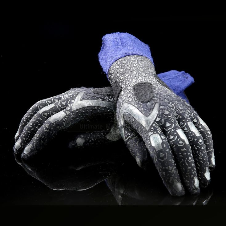 Zack Taylors Stunt Black Power Suit Gloves | POWER RANGERS (2017)