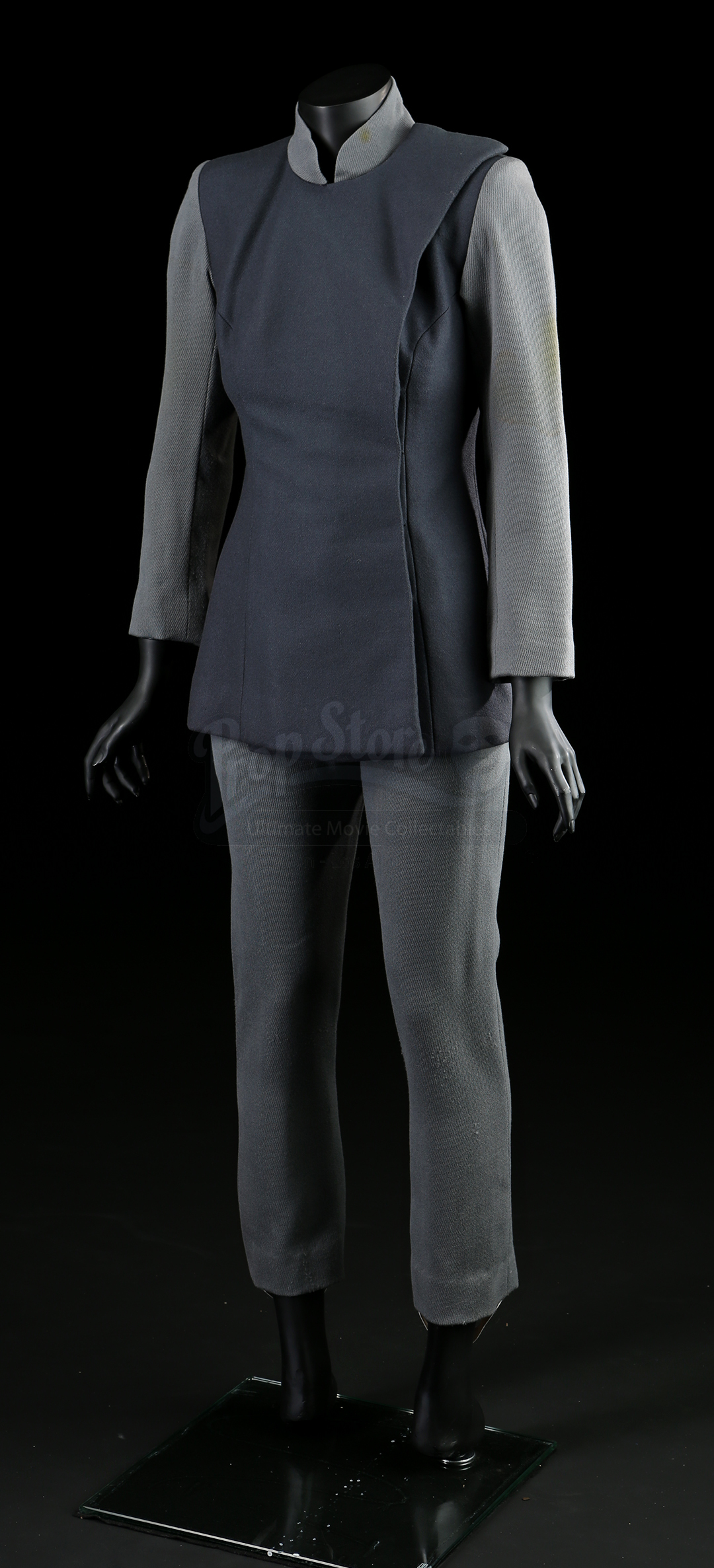 Female Alliance Ensign Uniform | Prop Store - Ultimate Movie Collectables