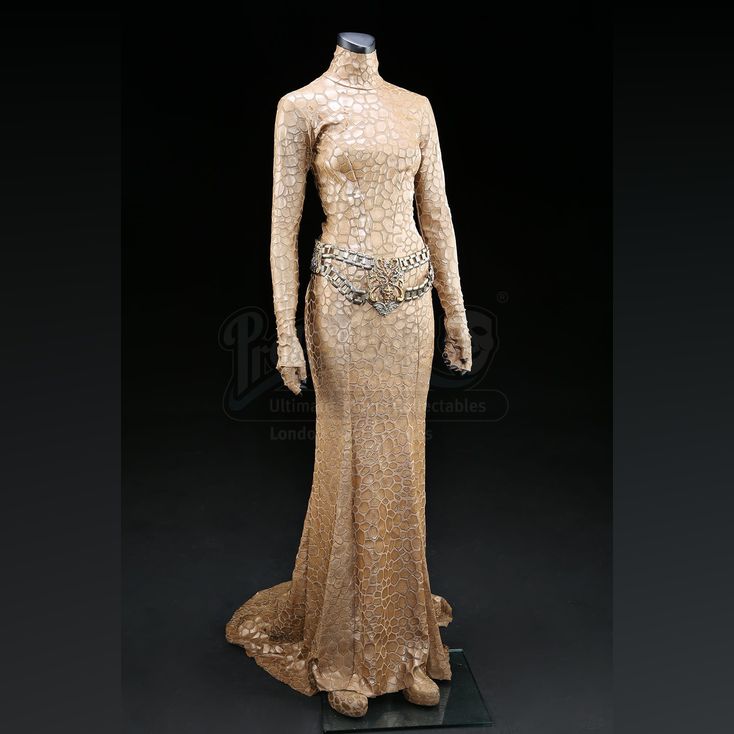 Dame Vaakos (Thandie Newton) Costume and Wig | CHRONICLES OF RIDDICK ...