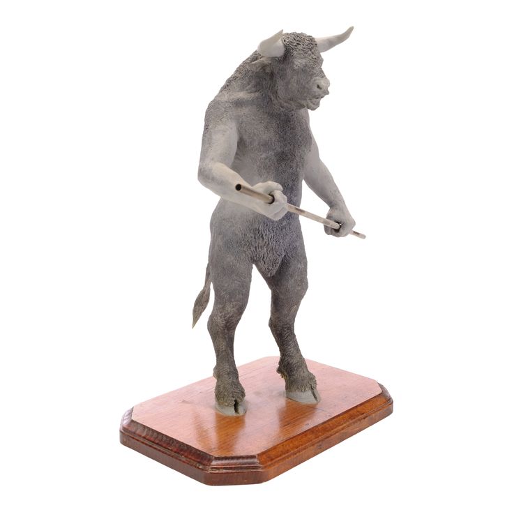 Lot 689 - Minotaur Maquette | CHRONICLES OF NARNIA, THE: THE LION, THE ...