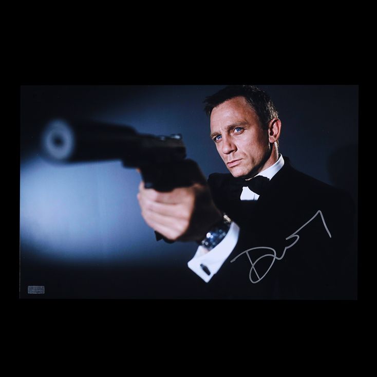 Daniel Craig Autographed Promotional Photograph, 2006 | JAMES BOND ...