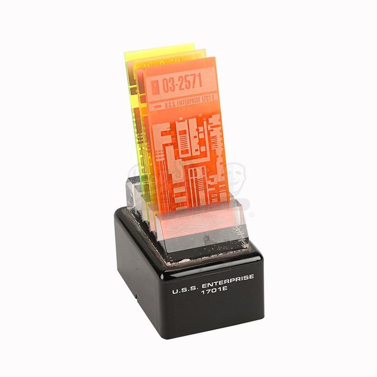 Isolinear Chips and Stand | STAR TREK: FIRST CONTACT (1996)