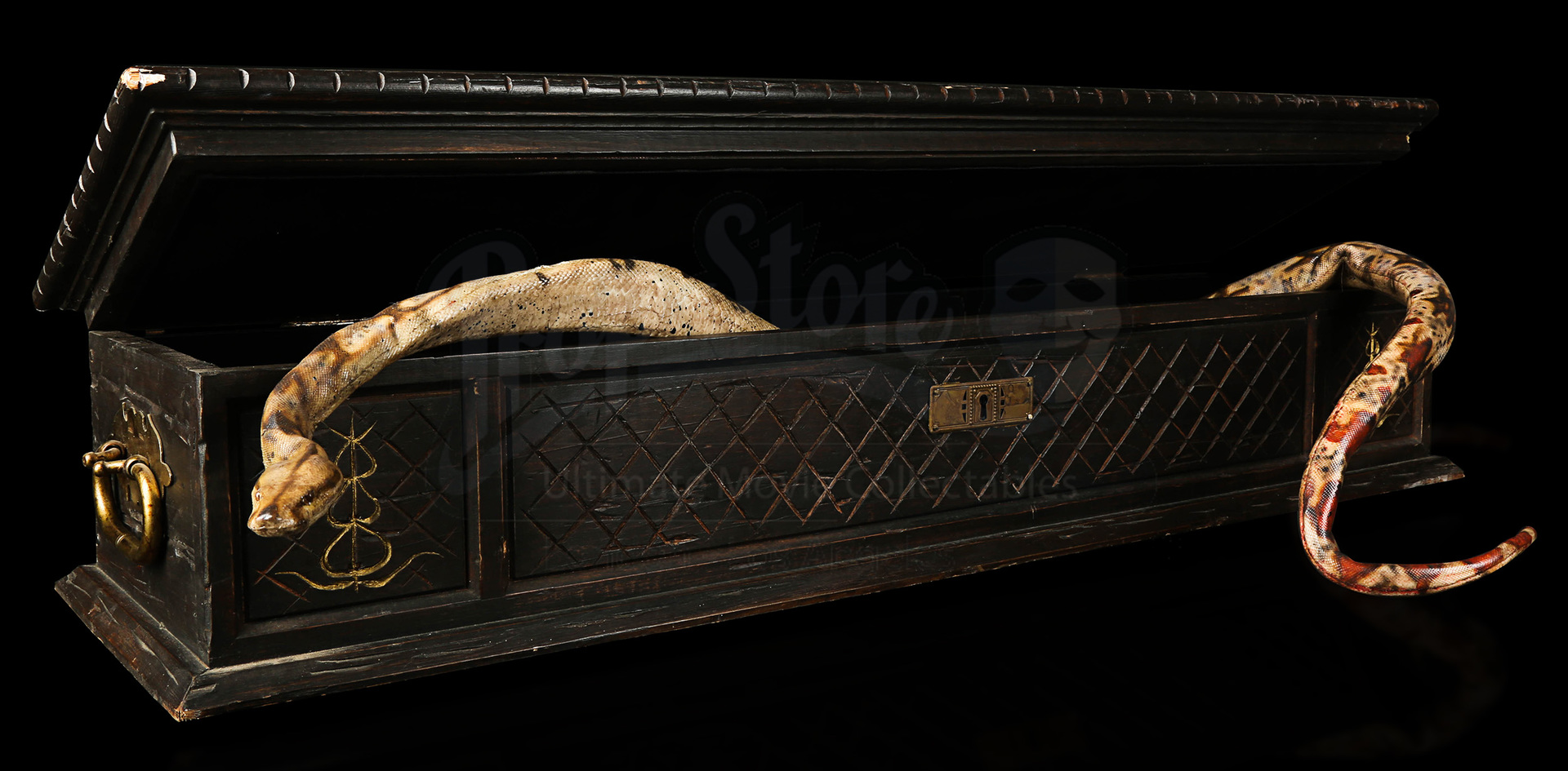 Ritual Chest and Prop Snakes | Prop Store - Ultimate Movie Collectables