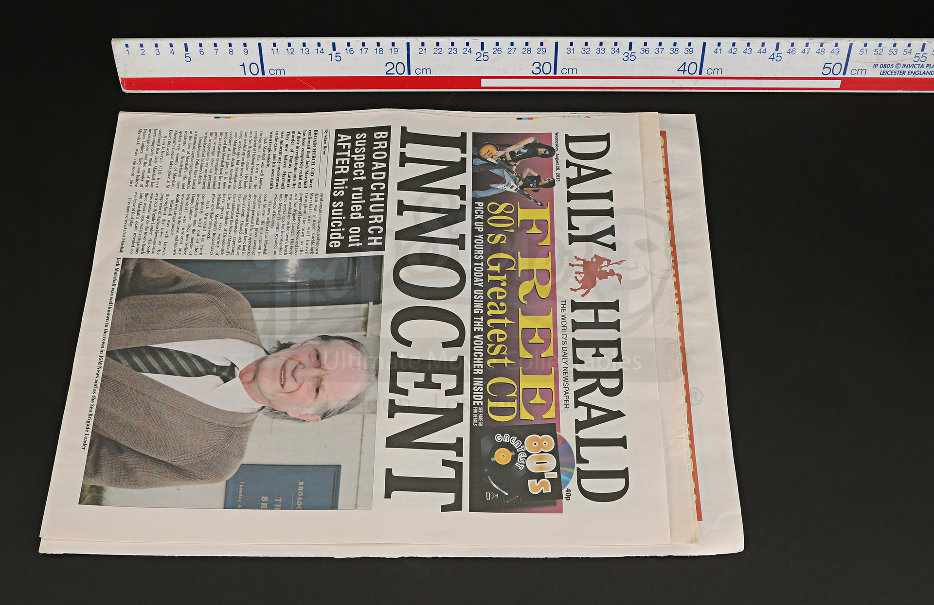Newspaper Set | Prop Store - Ultimate Movie Collectables
